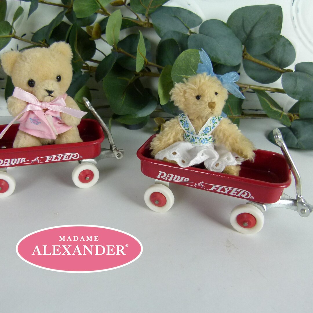 Madam Alexander | 1992 M.A.D.C.C. | 2 Radio Flyer Red Wagons | Chicago ...