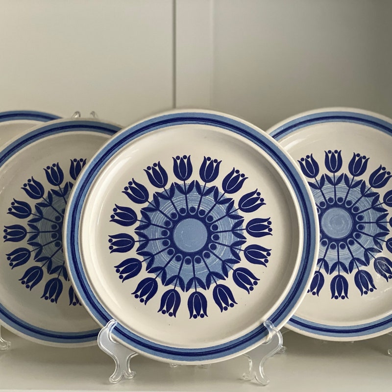 Handpainted Tulip Plate - Etsy