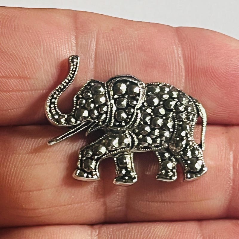 Elephant Brooch - Etsy