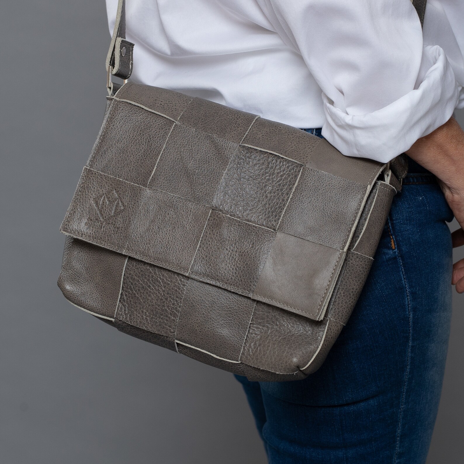 Gray Leather Cross Shoulder Purse Bag, Small Items One Strap Over the ...