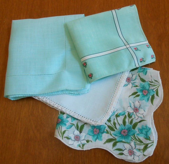 4 Hankies with Aqua Blue Details, Vintage Linen and C… - Gem