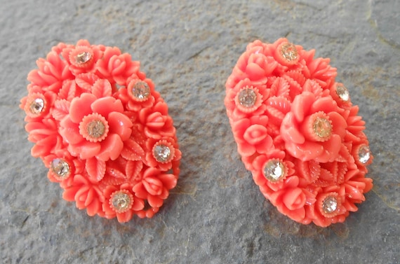 Vintage Coral "Carved" Celluloid Rose Rhinestone Clip… - Gem