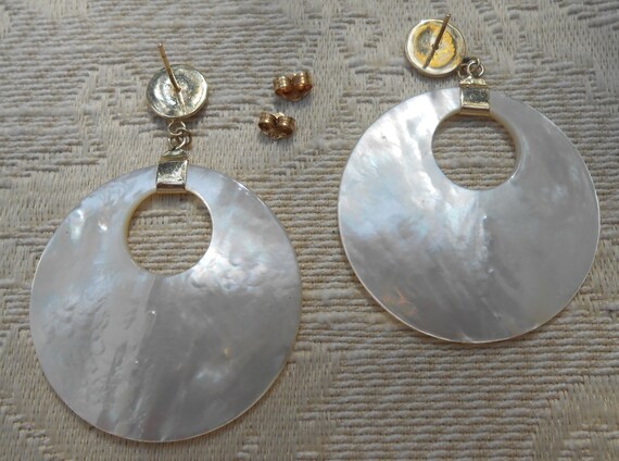 10K Gold Chinese Longevity Symbol Mother of Pearl Hoo… - Gem