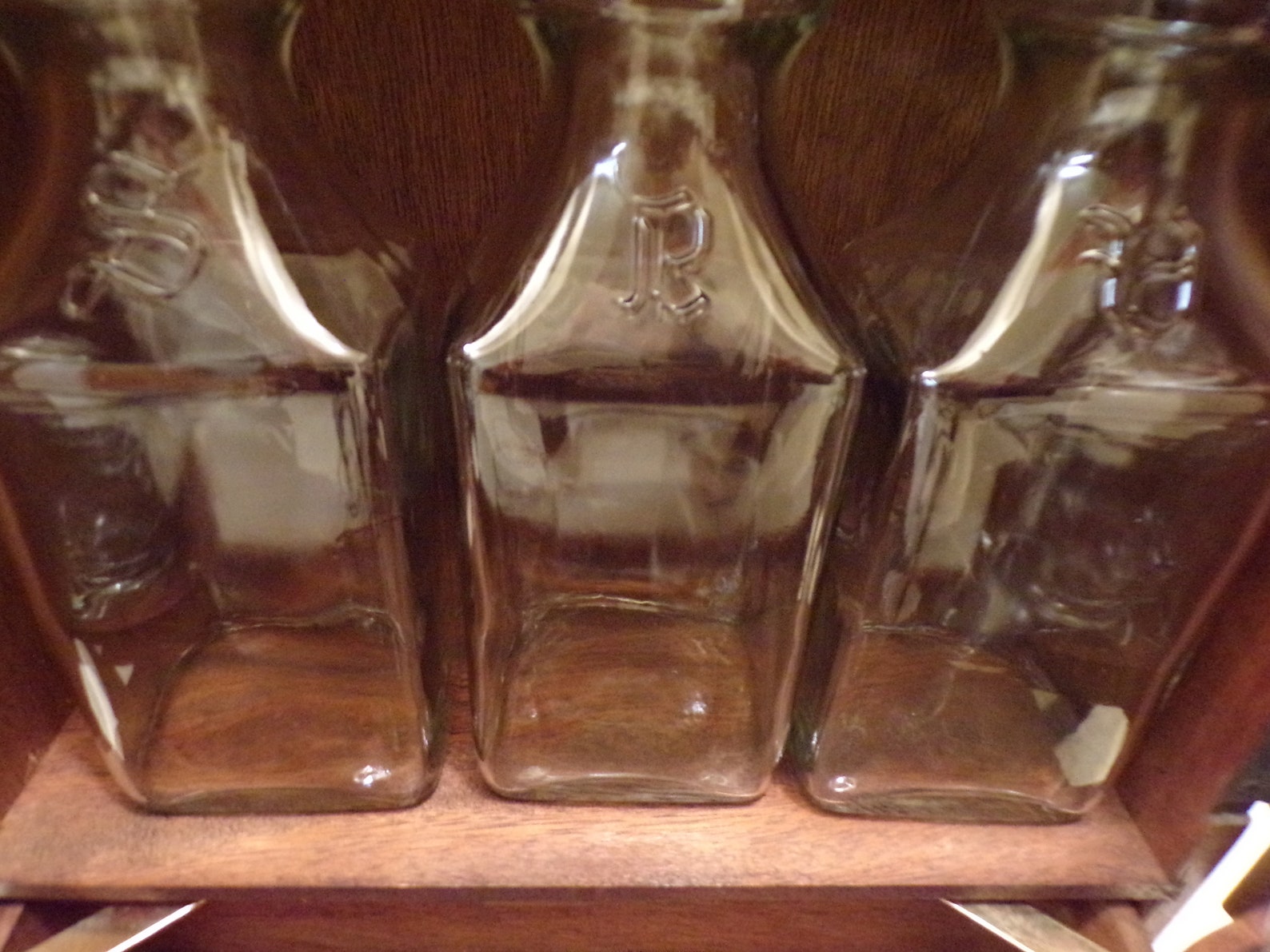 Vintage MCM Table Top Mini Bar Solid Wood 3 Decanters & Glassware - Etsy