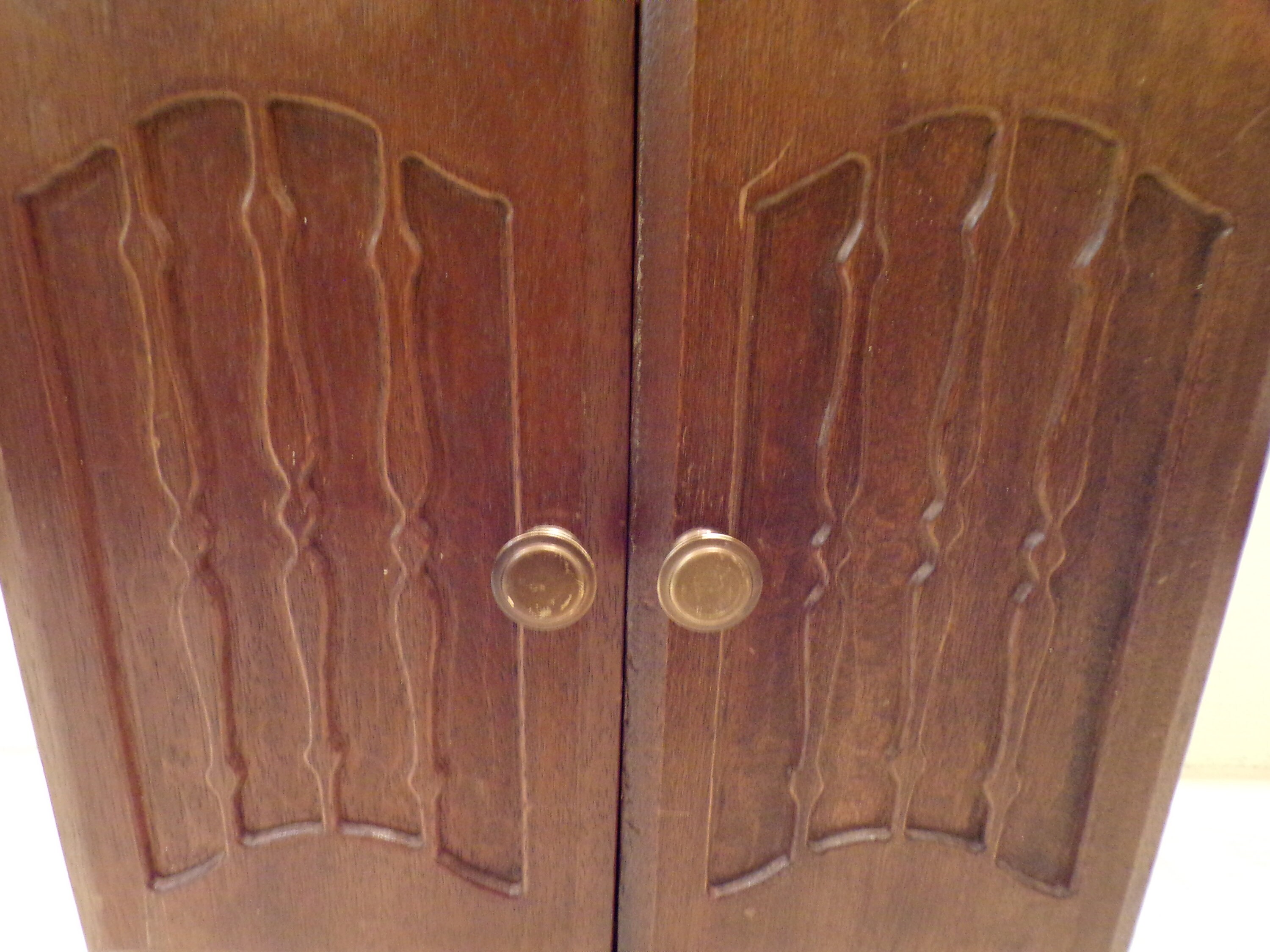 Vintage MCM Table Top Mini Bar Solid Wood 3 Decanters & Glassware - Etsy