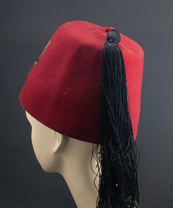 1950s Shriner, Masonic, fraternal fez, ZOR, red, bead… - Gem