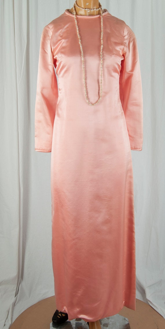 1970s, peach colored, satin robe. Ashram, yogi, medit… - Gem