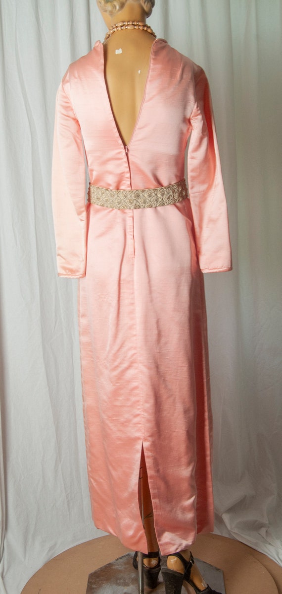 1970s, peach colored, satin robe. Ashram, yogi, medit… - Gem
