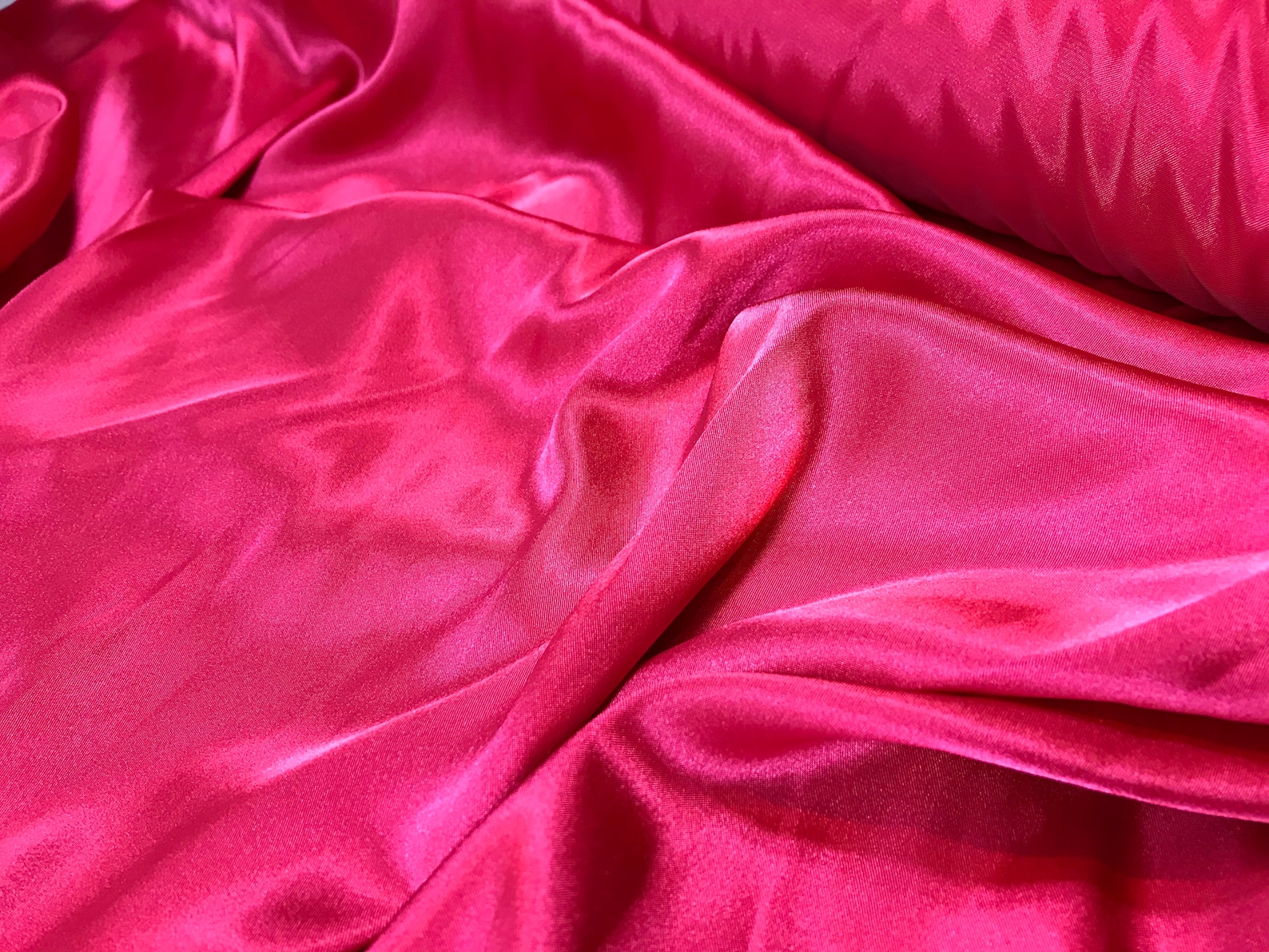 Rosa brillante Victoria satén, tela de satén, tela fluida, material de ...