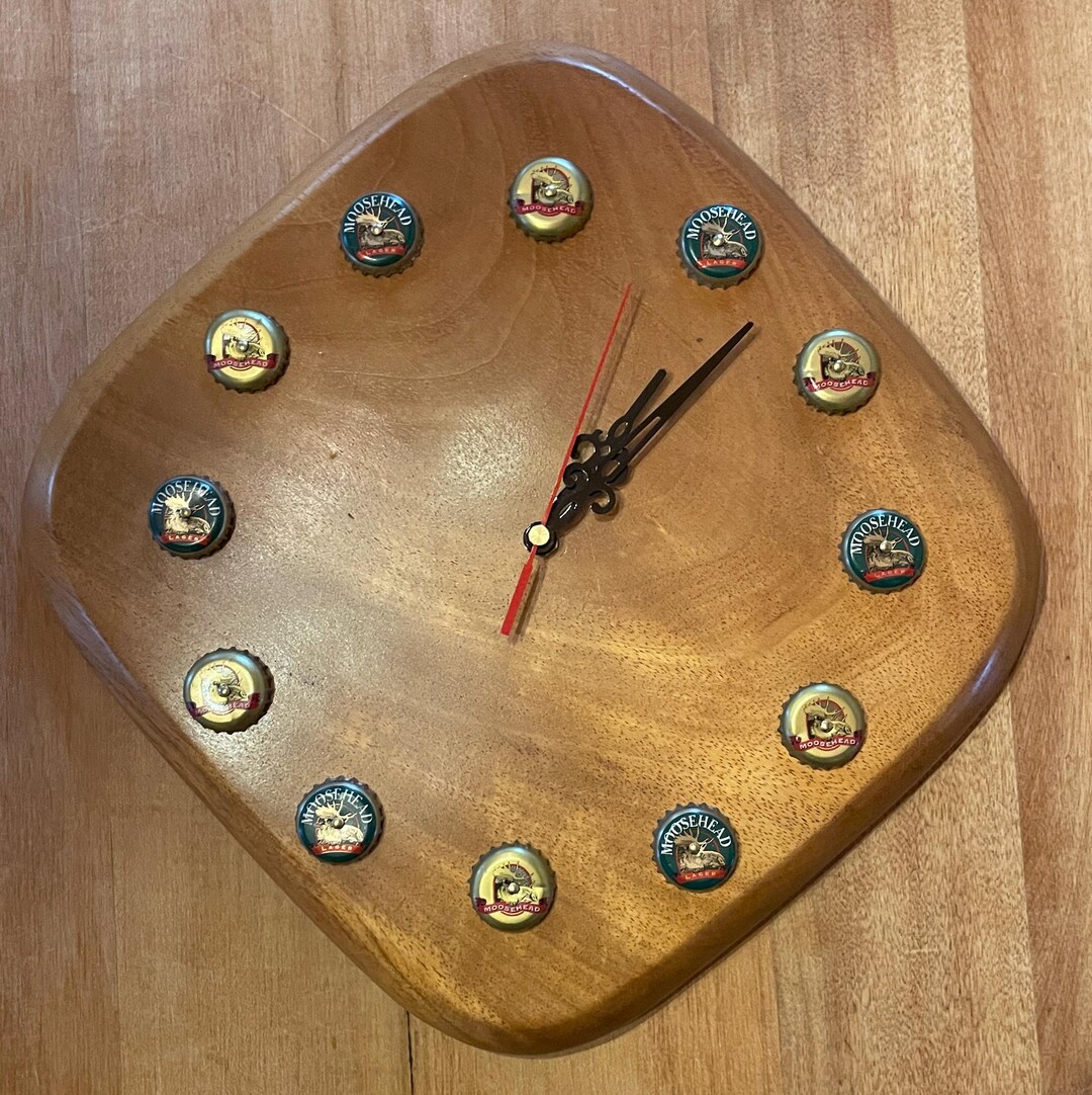 Moosehead Beer Ale Clock, Bottle Cap, Bar, Pub, Canada - Etsy