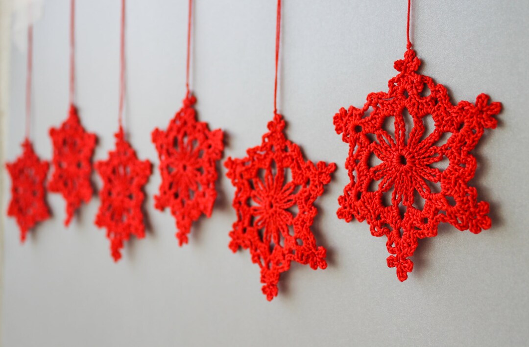 Snowflake Ornaments Red Crocheted Snowflakes Set of 6 Christmas Elegant ...