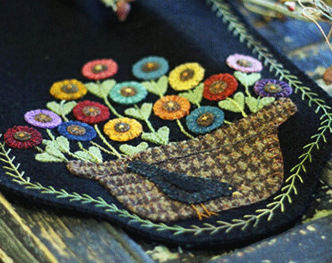 Summer Bird Wool Applique Table Runner Pattern PRI 524 Flower Basket ...