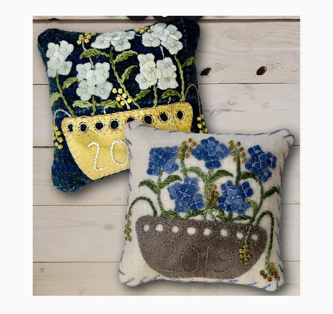 Hydrangea Pincushion Wool Applique Pattern: 5" X 5" (PRI 726) - Etsy