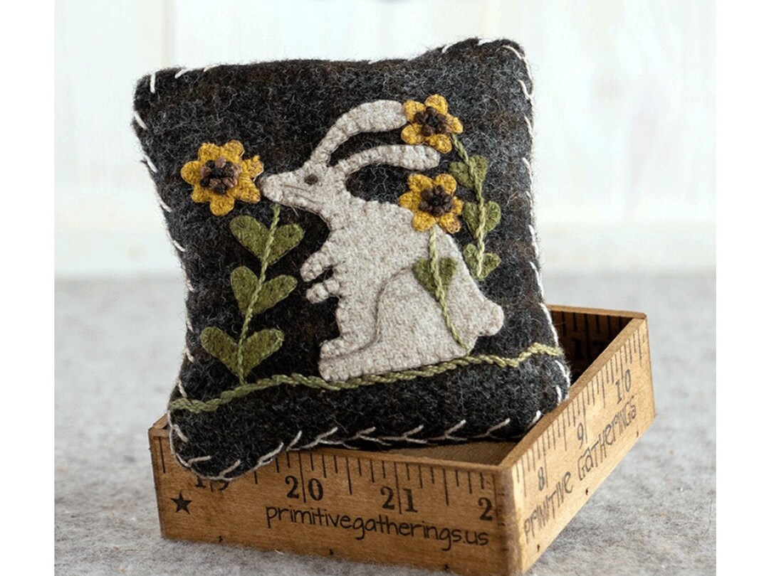 Rabbit Wool Applique Pin Cushion Pattern: Spring Bunny Design (PRI 734 ...