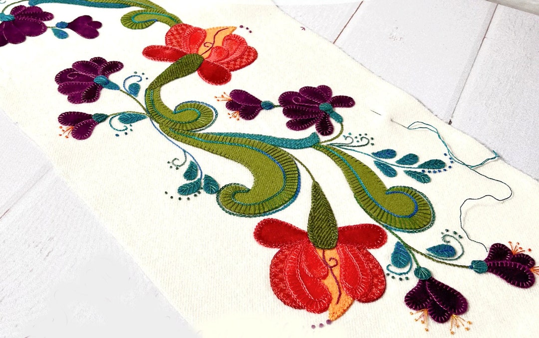 Flowers Wool Applique Table Runner Pattern GLP 450 - Heirloom - Wool ...