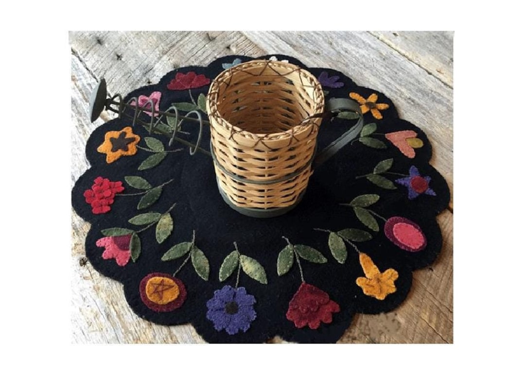 Flowers Table Mat Wool Applique Pattern - Applique Patterns - 14 ...