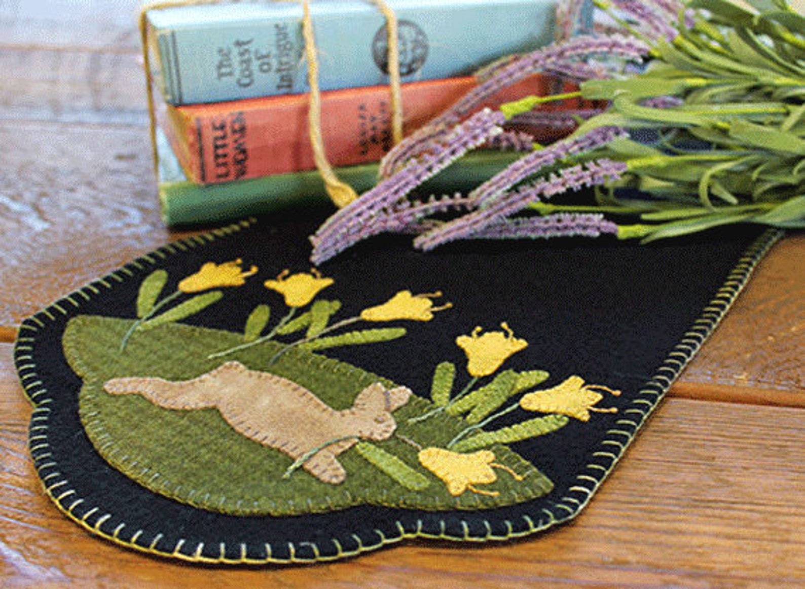 Spring Rabbit Wool Applique Table Runner Pattern PRI 525 - Etsy