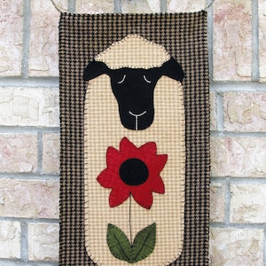 Sheep Wool Applique Pattern: Farmhouse Wall Hanging or Table Runner (SU ...