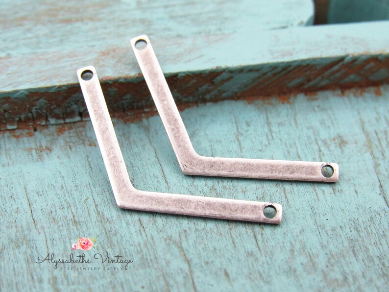 Little Antique Silver V Shaped Connector Necklace Centerpiece Pendant ...