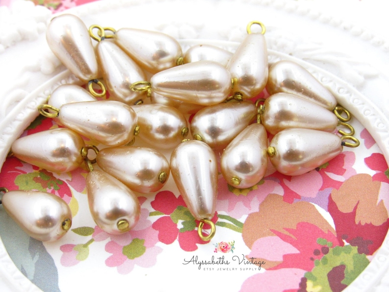 Shabby Chic Vintage Glass Teardrop Creme Pearl Drops 19x8mm Pear Shaped ...
