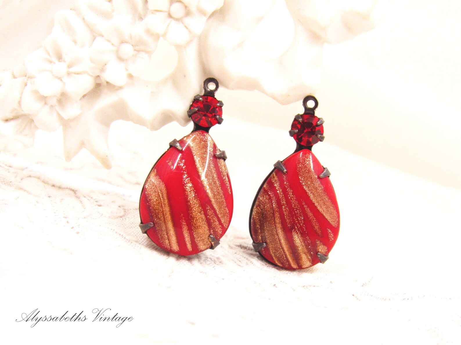 Retro Vintage Opaque Red & Gold Fleck Pear With Ruby Red - Etsy