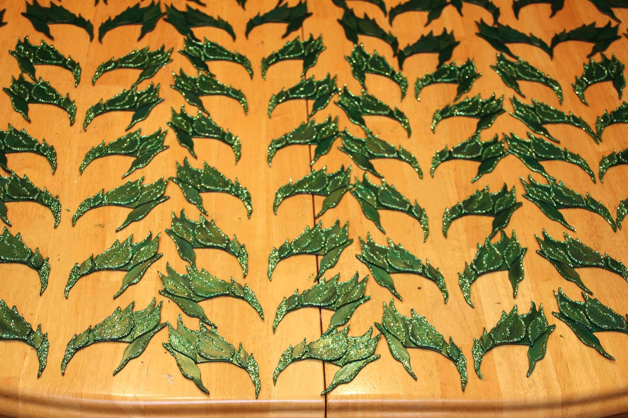 Poison Ivy Leaves Eyebrow Eye Mask GREEN W/ Glitter Trim Costume Uma ...