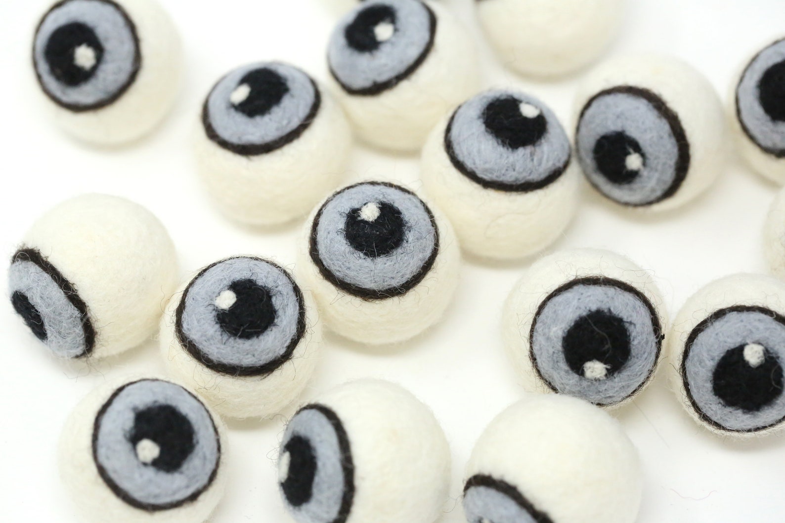 Felt Eyeballs 3 Cm // Halloween Eyeballs // Halloween Felt - Etsy