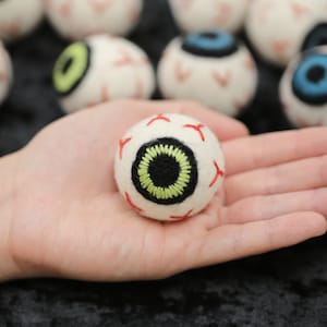 Felt Eyeballs // Halloween Eyeballs // Halloween Felt Shapes ...