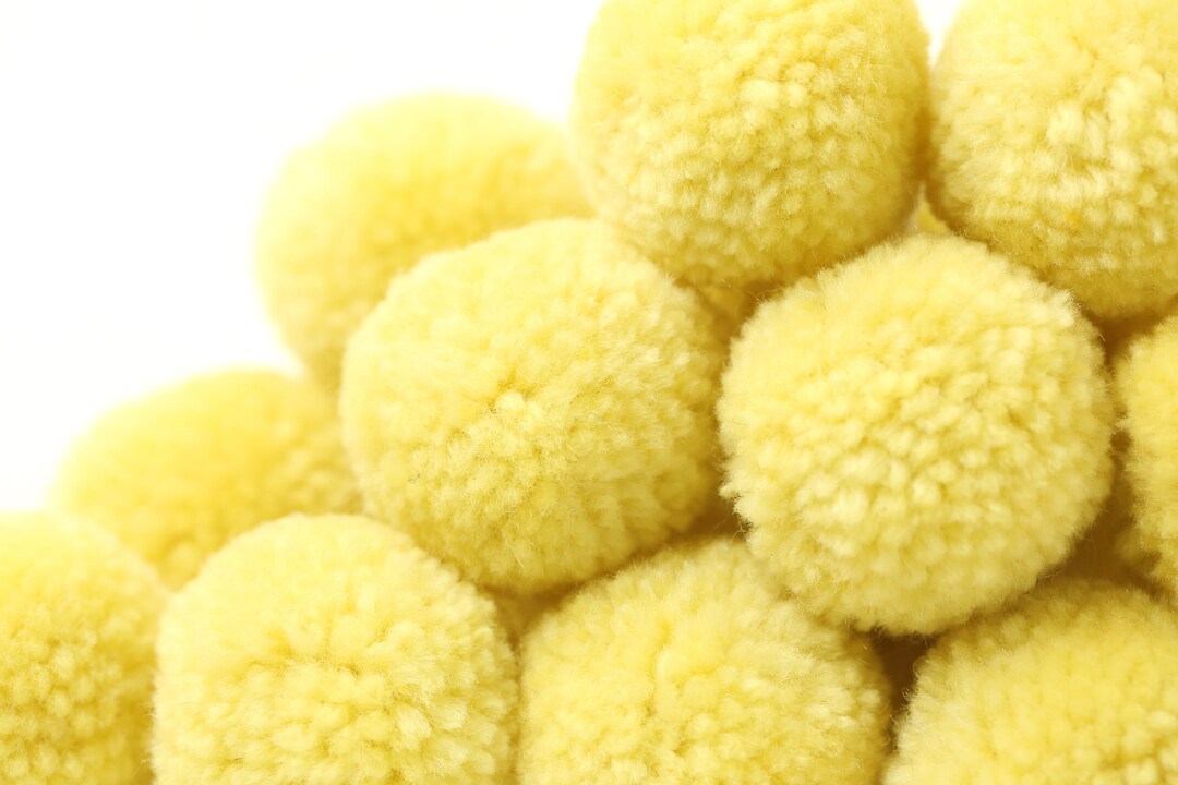 Yarn Poms - P25 BABY YELLOW Yarn Pom Pom - Etsy