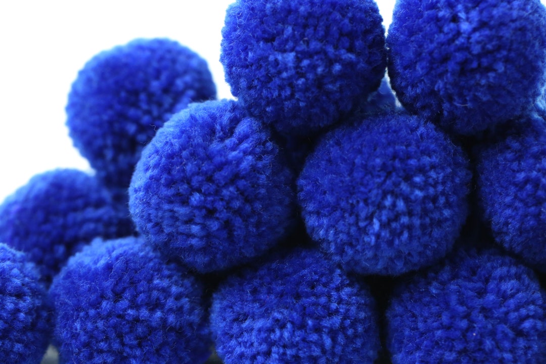 Yarn Poms - P11 ROYAL BLUE Yarn Pom Poms - Etsy