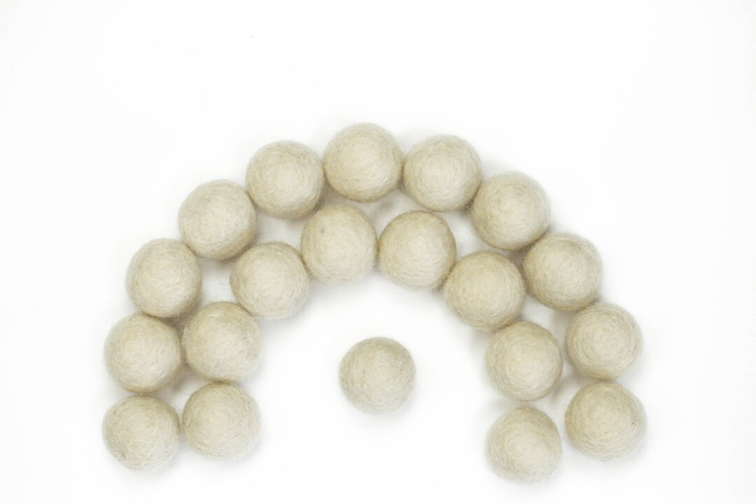 Wool Felt Balls // Ball Garland DIY // Diy Mobile // Diy Necklace ...