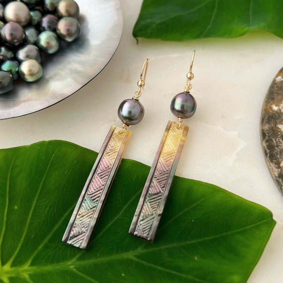 Hand Carved Mother of Pearl Bar and Tahitian Pearl Dangle | Etsy