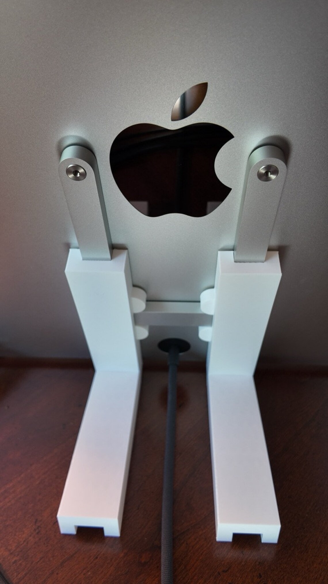 Usermac Apple Studio Display VESA Stand, Bespoke, Desk Level Screen ...