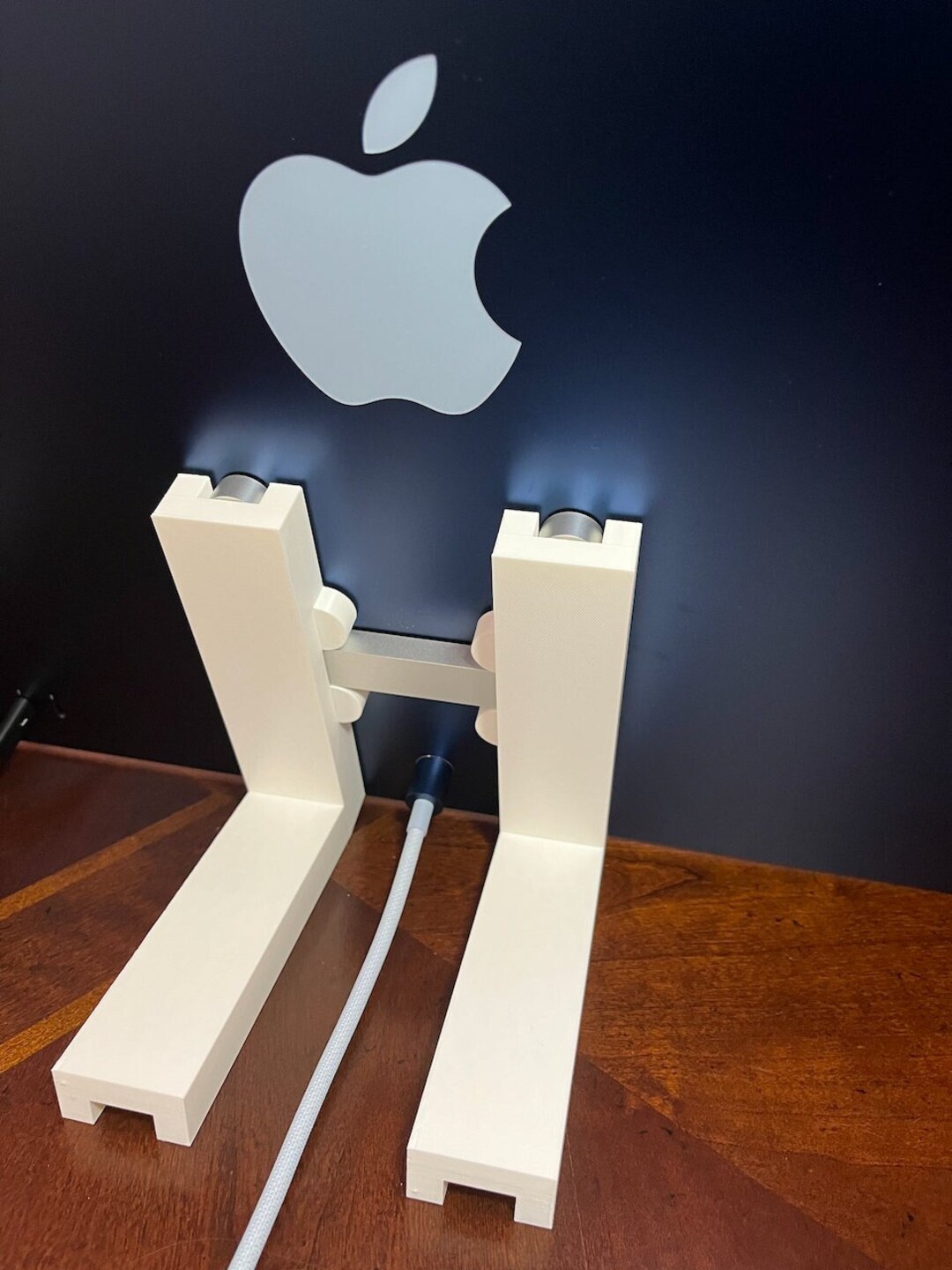 Usermac Imac M1/M3/M4 VESA Stand, Bespoke, Desk Level Screen Placement ...