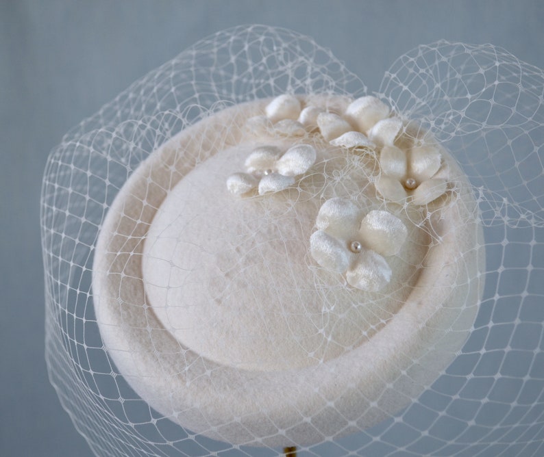 Coiffe de mariée BONNIE - chapeau de mariée - chapeau de pilulier de ...