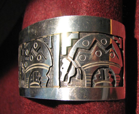 Vintage HOPI Indian "SPIRIT BEAR" Overlay Cuff -- Wei… - Gem