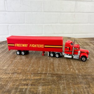 Vintage Yatming Red Semi Truck With Trailer Freeway Fighters Diecast ...