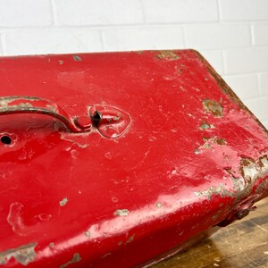 Vintage Distressed Red Metal Box With Lid and Tray Old Edelbrock Metal ...