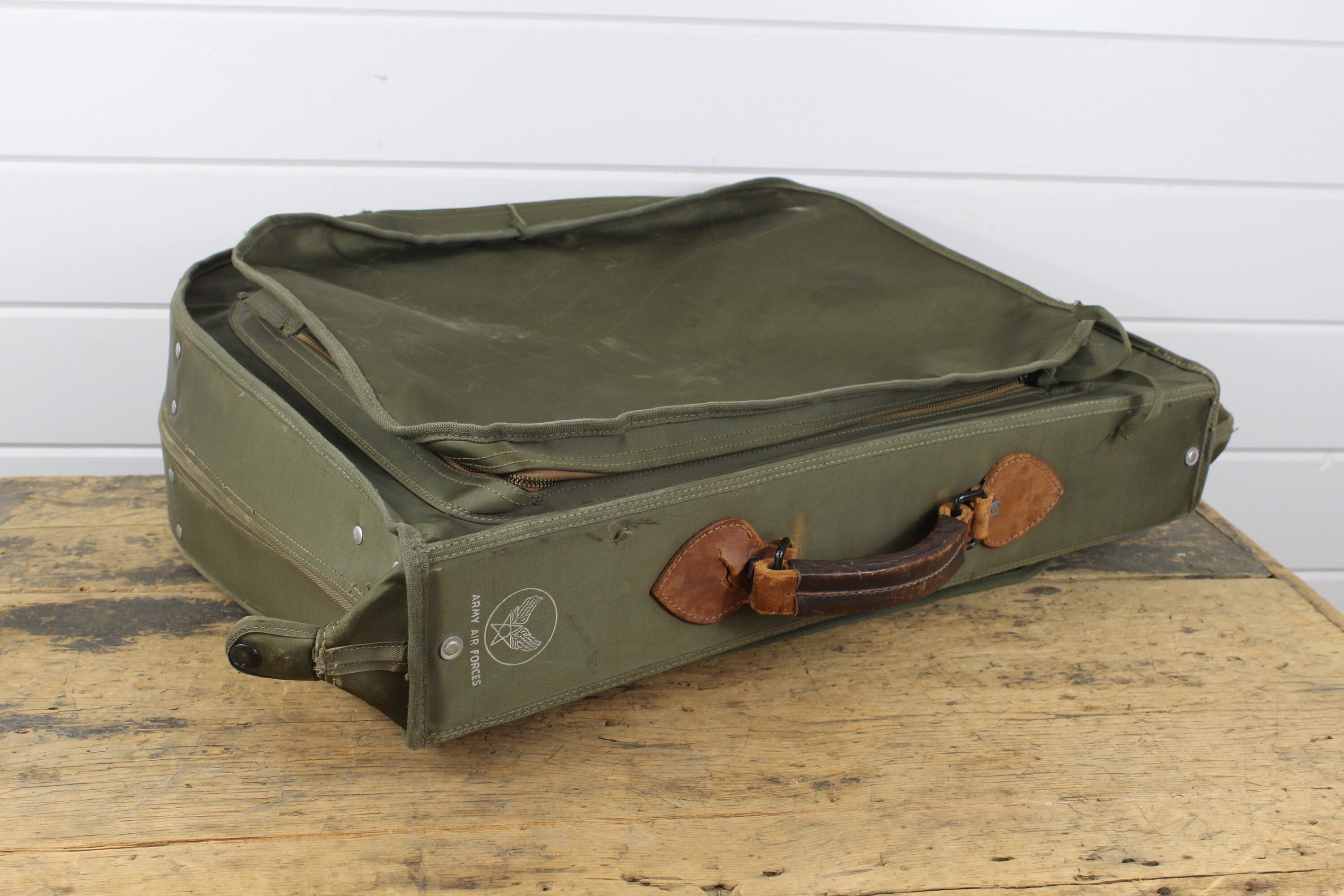 Militaria Vintage Military Issued World War 2 Carrying Case ...