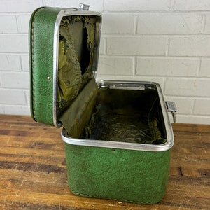 Vintage Distressed Towncraft Green Train Case Travel Makeup Case ...
