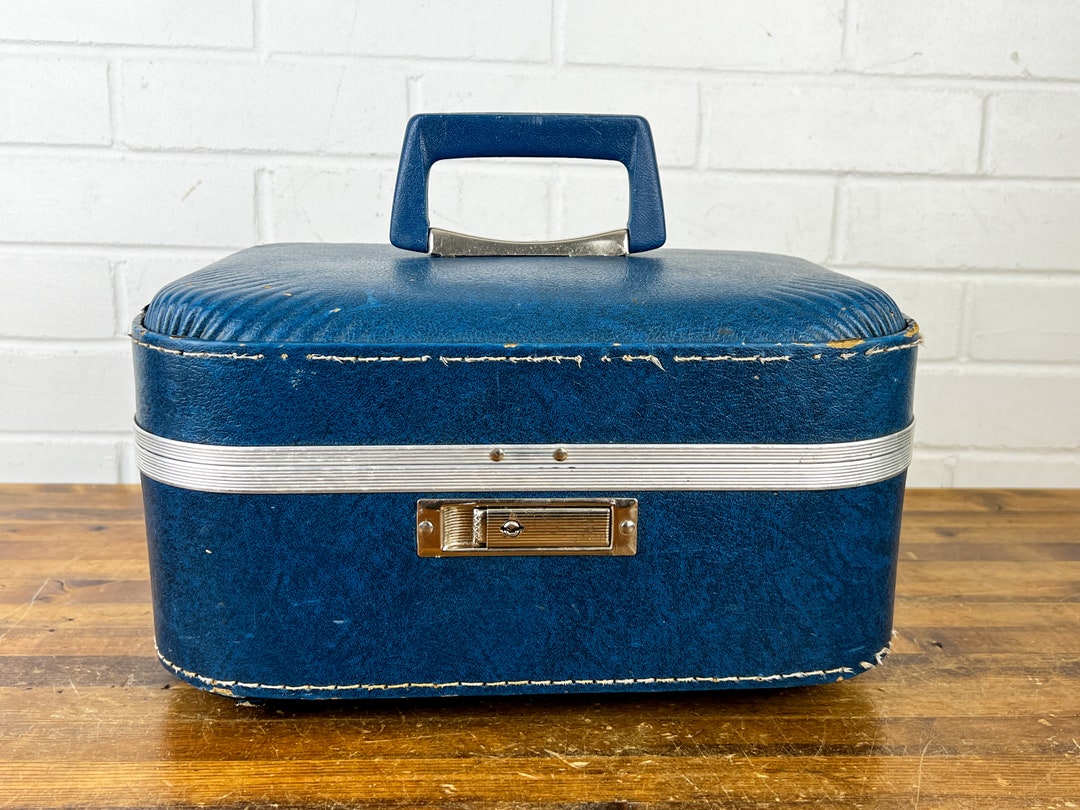 Vintage Blue Train Case Authentic Vintage Distressed Makeup Travel Case ...