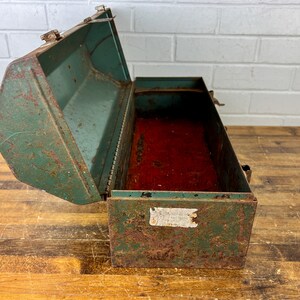 Vintage Very Distressed Metal Box With Lid Old Metal Box Decor Utility ...
