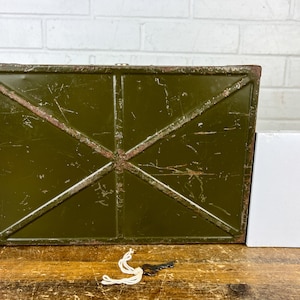 Distressed Vintage Green Metal Box With Key No Locking Decorative Small ...