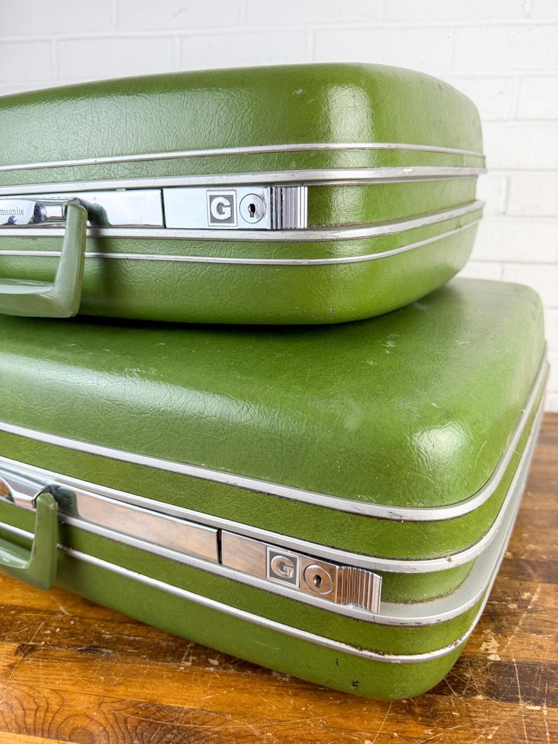 Vintage Samsonite Silhouette Luggage Set | Distressed Green Suitcases ...