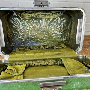 Vintage Distressed Towncraft Green Train Case Travel Makeup Case ...