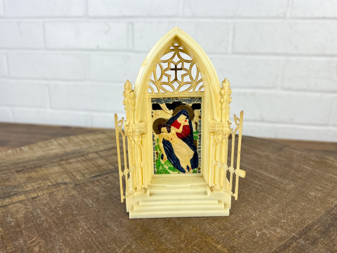 Small 5" Vintage Madonna and Jesus Pieta Altar Miniature Plastic ...