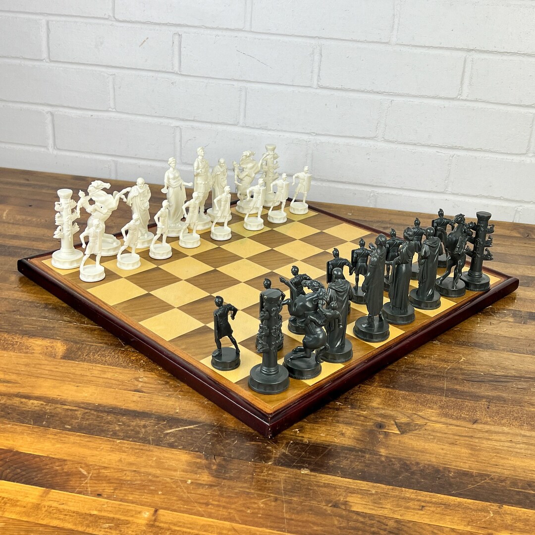 Vintage Wooden Chess Board W/ Classic Games Ancient Rome Chess Piece ...