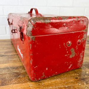 Vintage Distressed Red Metal Box With Lid and Tray Old Edelbrock Metal ...
