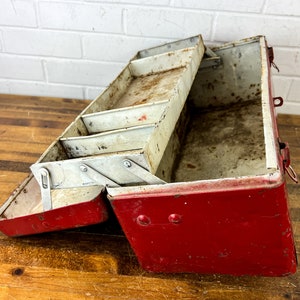 Vintage Distressed Red Metal Box With Lid and Tray Old Edelbrock Metal ...