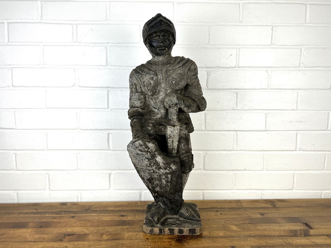 21 Vintage Distressed Plastic Knight Statue on Wooden Base Authentic ...